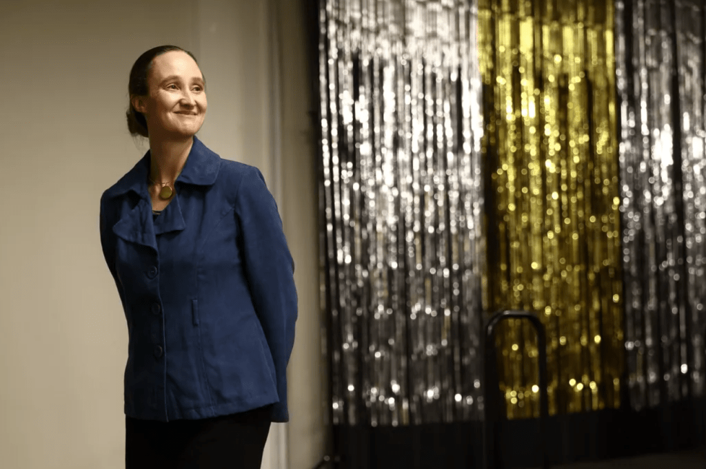 西雅图当选市长凯蒂·威尔逊：在进步议程与城市治理之间寻找未来 – 西雅图华人广播协会